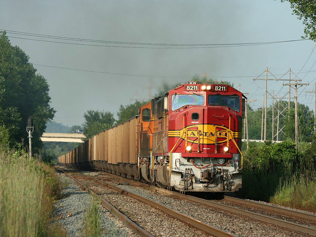 BNSF 8211